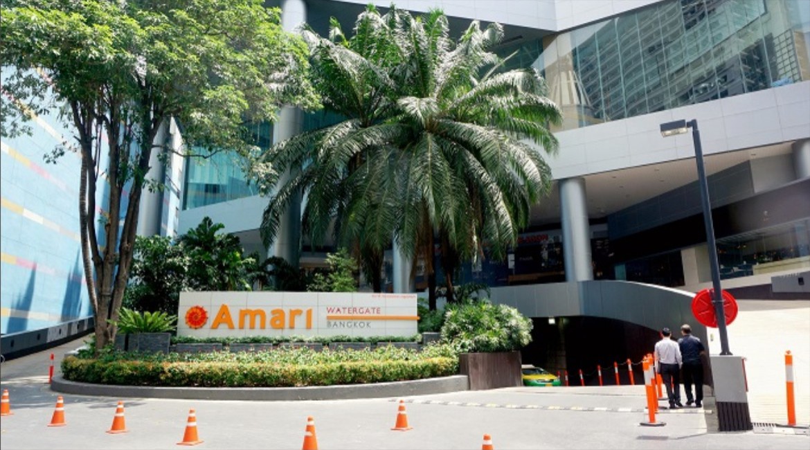 Sign Works || AMARI WATER GATE